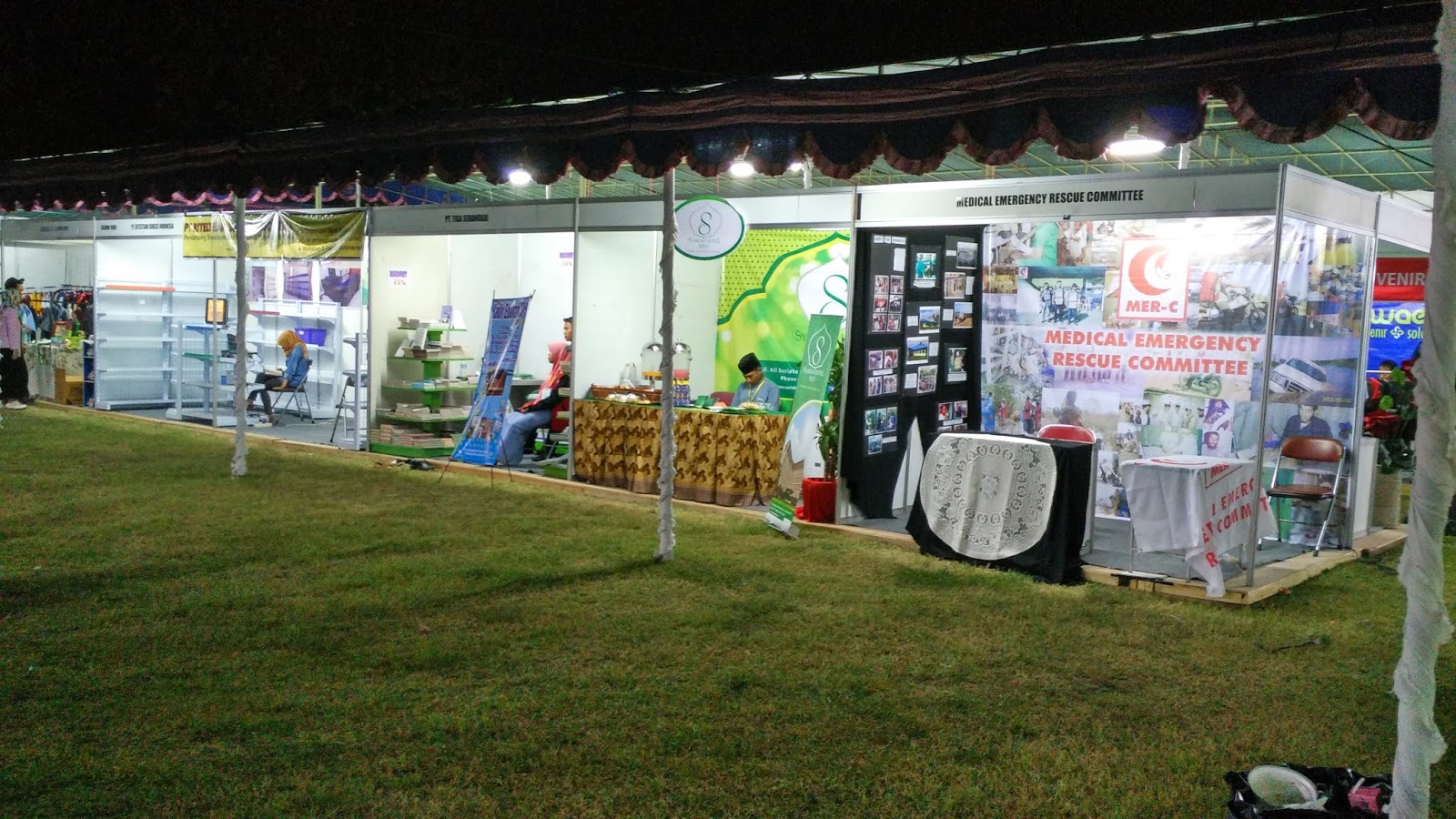 Booth Pameran Outdoor: April 2018