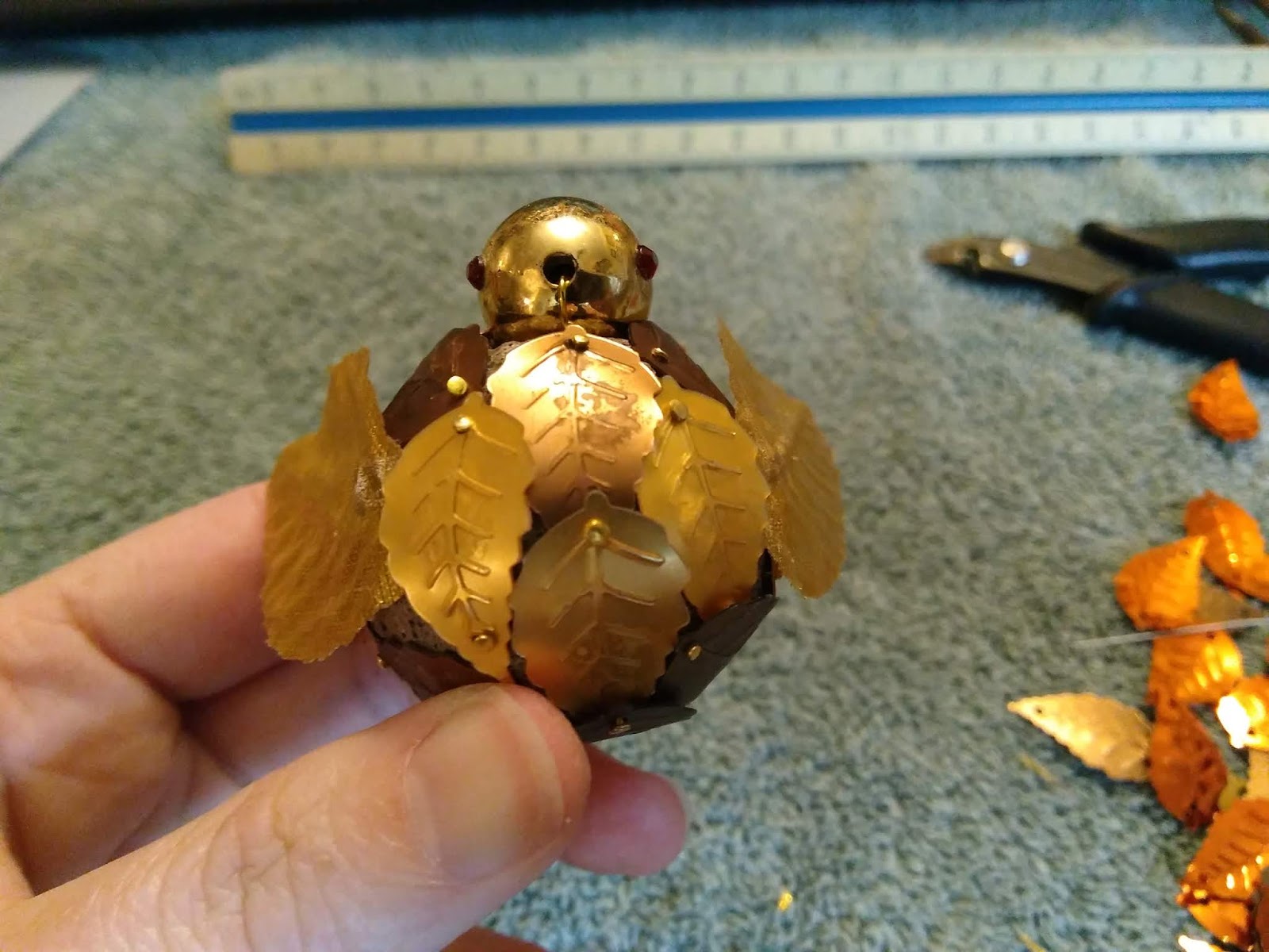 How to make a golden snidget from Harry Potter
