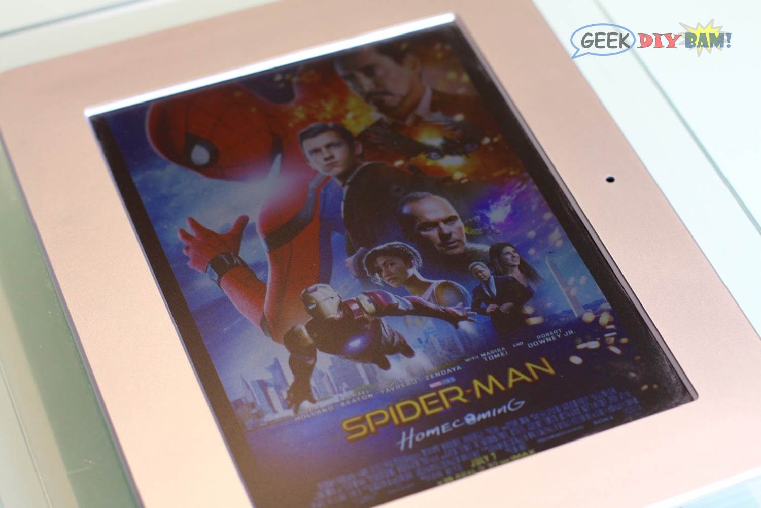 GEEK DIY BAM!: MARVEL COMICS DIGITAL MOVIE POSTERS DISPLAY DIY TUTORIAL