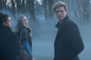 Recensione di Fallen senza spoiler! (tradotta) - Fallen Italia