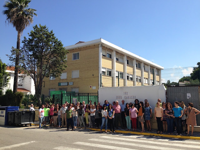 BLOG IES CARLOS CASTILLA.: PROTESTA.