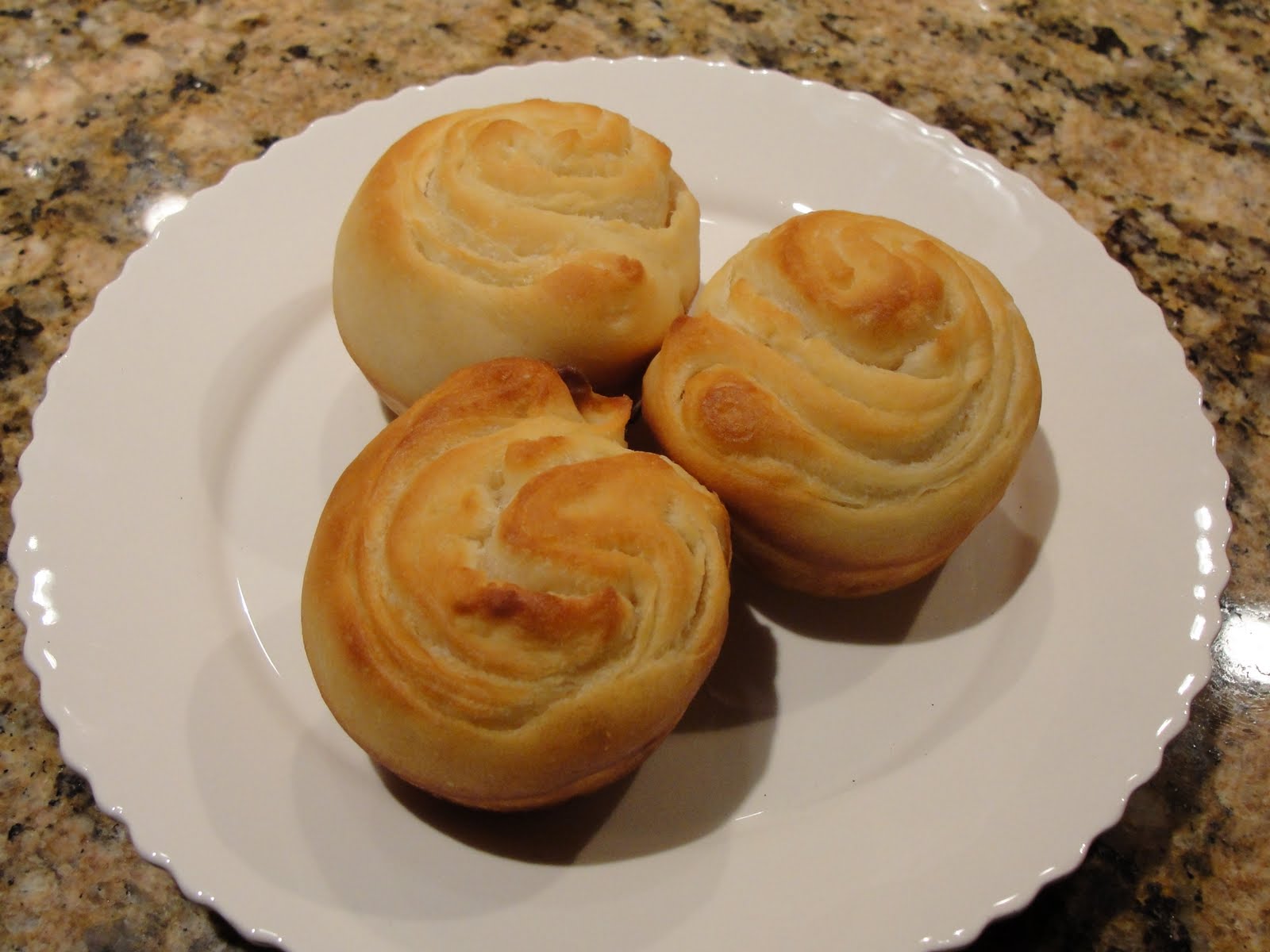 Kristi in the Kitchen: Flaky Dinner Rolls