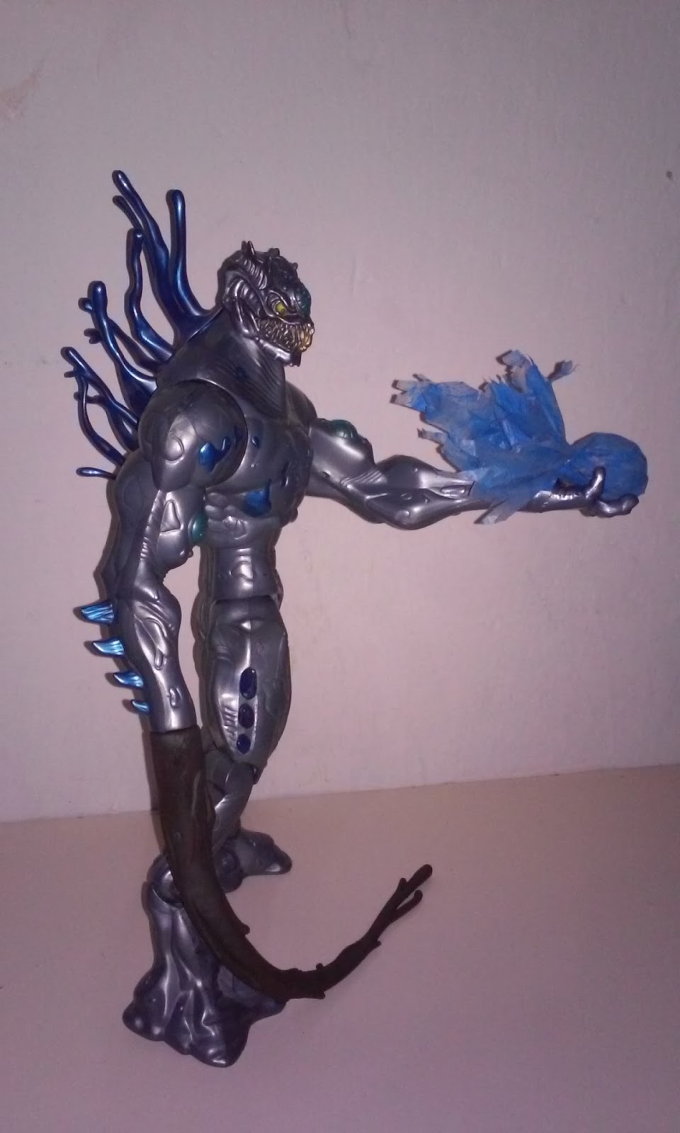 MAX STEEL UNIVERSO : elementor agua y sus armamentos