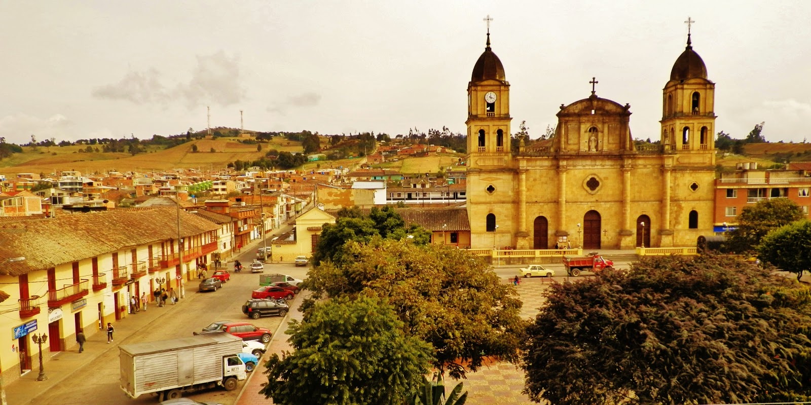 LA TIENDA DE DON ESAU, CHOCONTA, COLOMBIA, CON EL DISCRETO ENCANTO DEL ...
