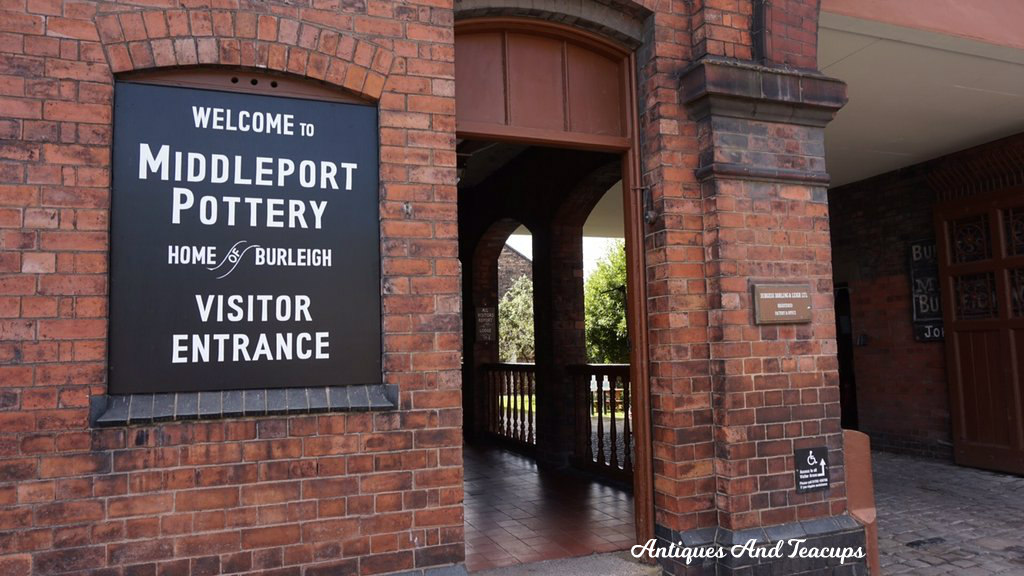 Antiques And Teacups: I Heart Large Bone China Mugs! Middleport Pottery