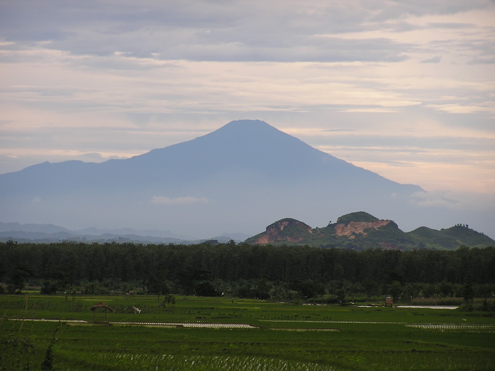 PESONA ALAM LEMBAH DIENG: Pesona Alam Lembang Dieng