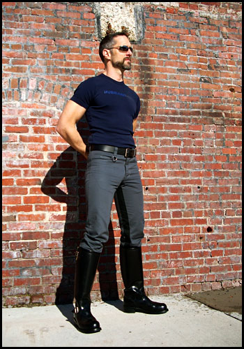 DHAS-Show: I think booted guy is hot.