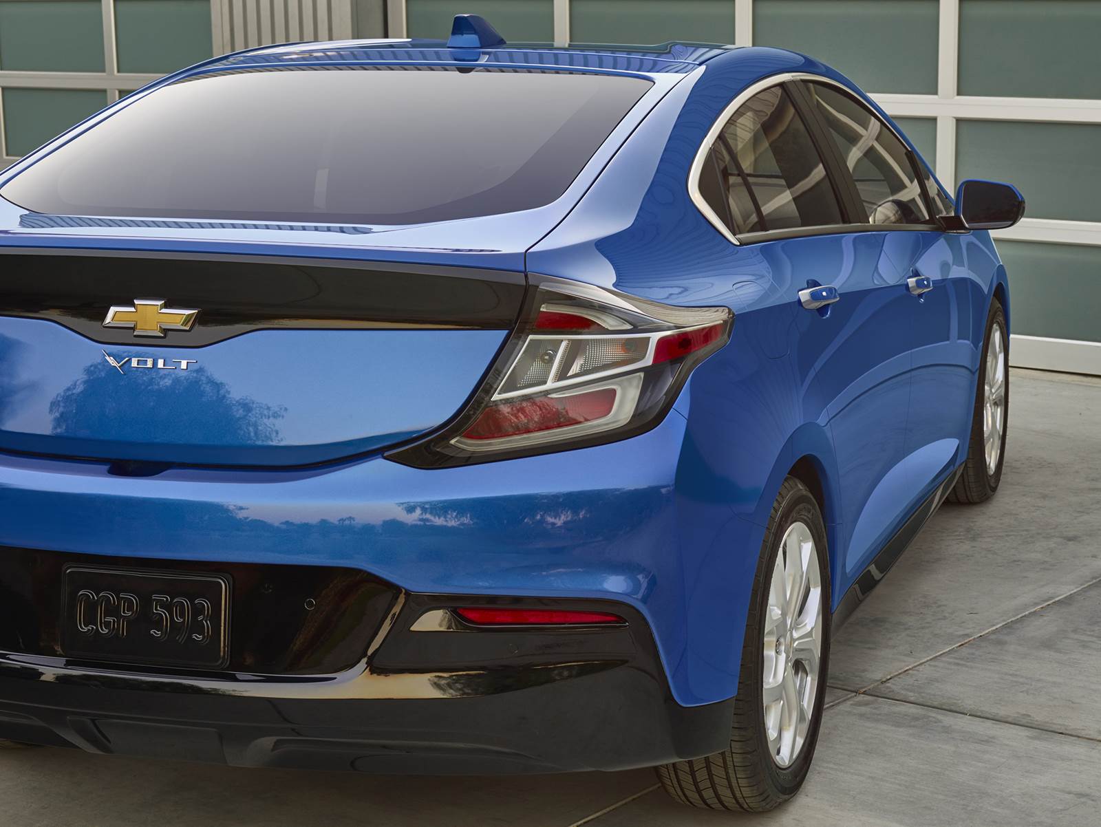 Chevrolet Volt 2016: autonomia elétrica supera a 80 Km