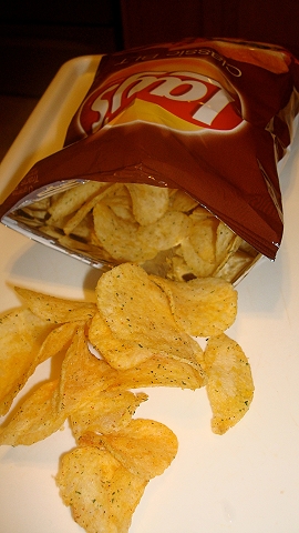 Review the World: Lay's Classic BLT Flavored Potato Chips