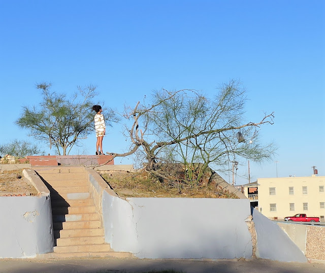 Living Rootless: El Paso: Steps to Nowhere #1: A Photo Shoot