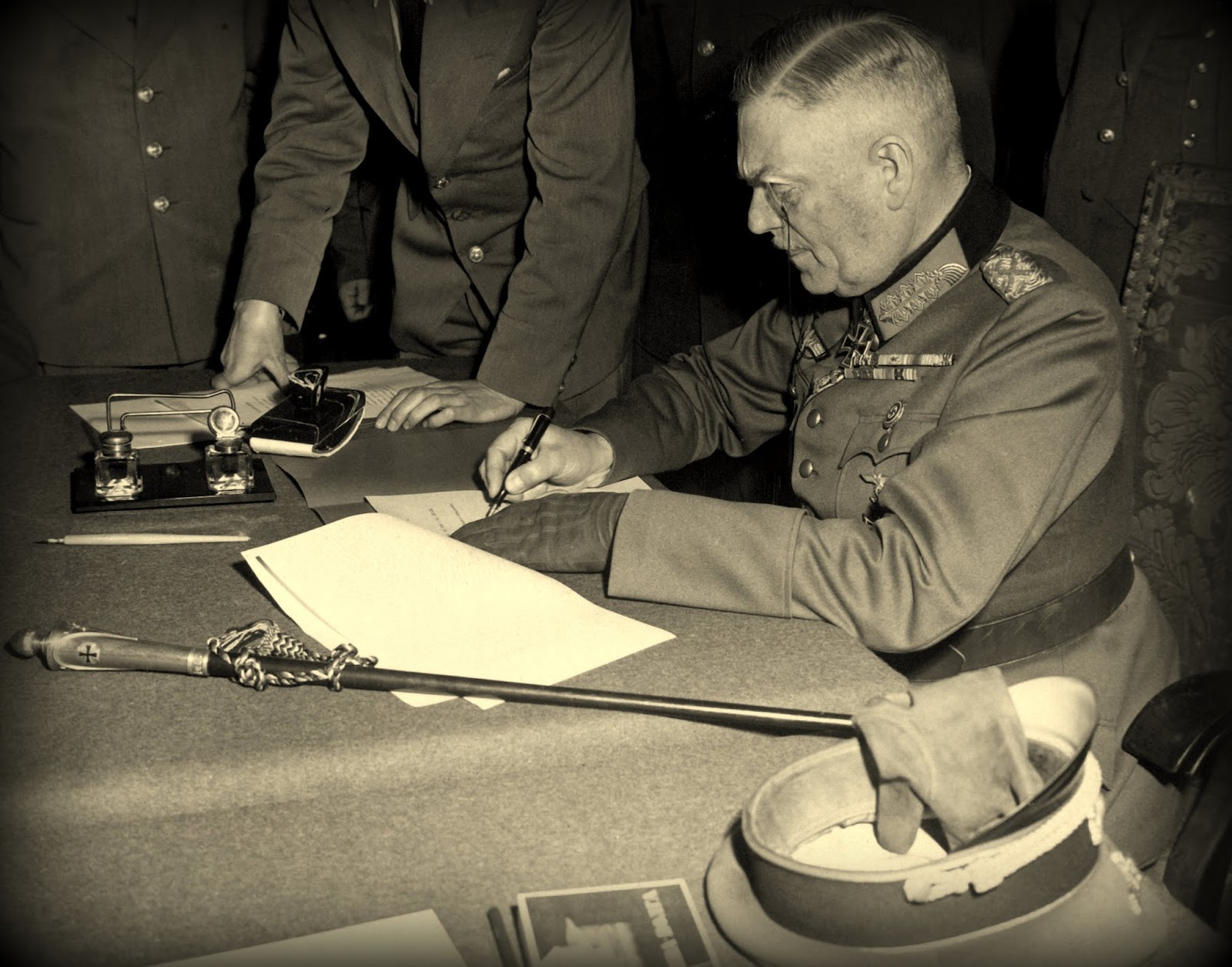 ΙΣΤΟΡΙΑ ΕΛΛΗΝΙΚΗ ΚΑΙ ΠΑΓΚΟΣΜΙΑ : ΒΕΡΟΛΙΝΟ 1945 - Η ΠΤΩΣΗ ΤΗΣ ΧΙΤΛΕΡΙΚΗΣ ...
