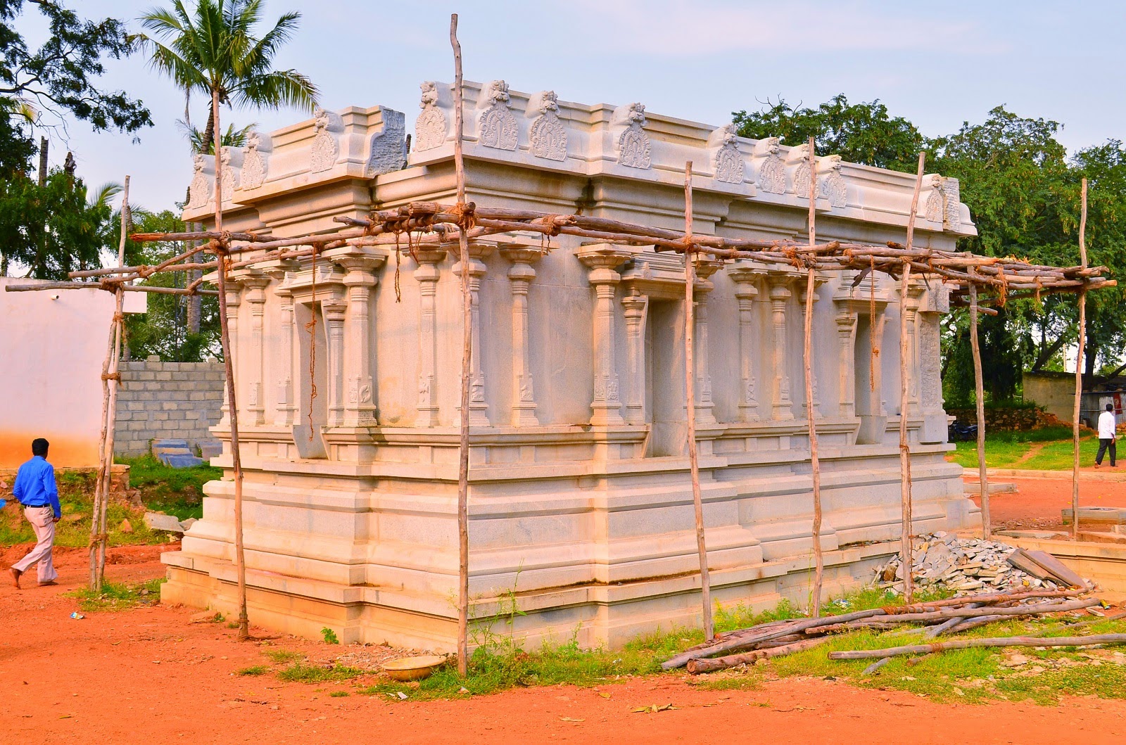 Sharath Hassan A Travelling Photographer: Belagur and Halu Rameshwara ...