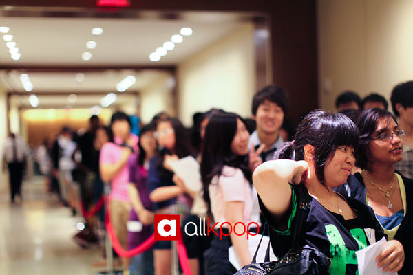 Han Hyeri: 2011 JYP USA Audition Tour