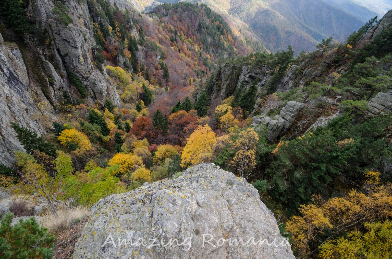 Two days in Cozia - the perfect autumn hike | SocaTour