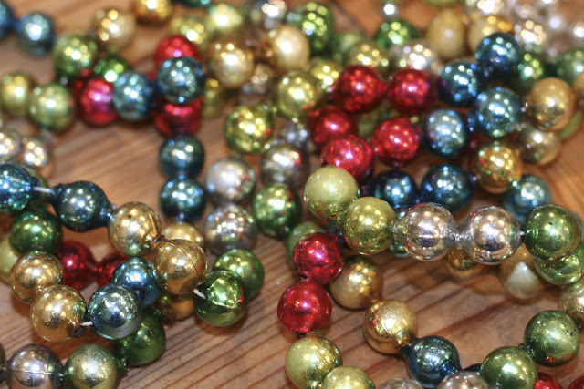 The Polished Pebble Collecting Vintage Christmas Ornaments the-polished-pebble-collecting-vintage-christmas-ornaments