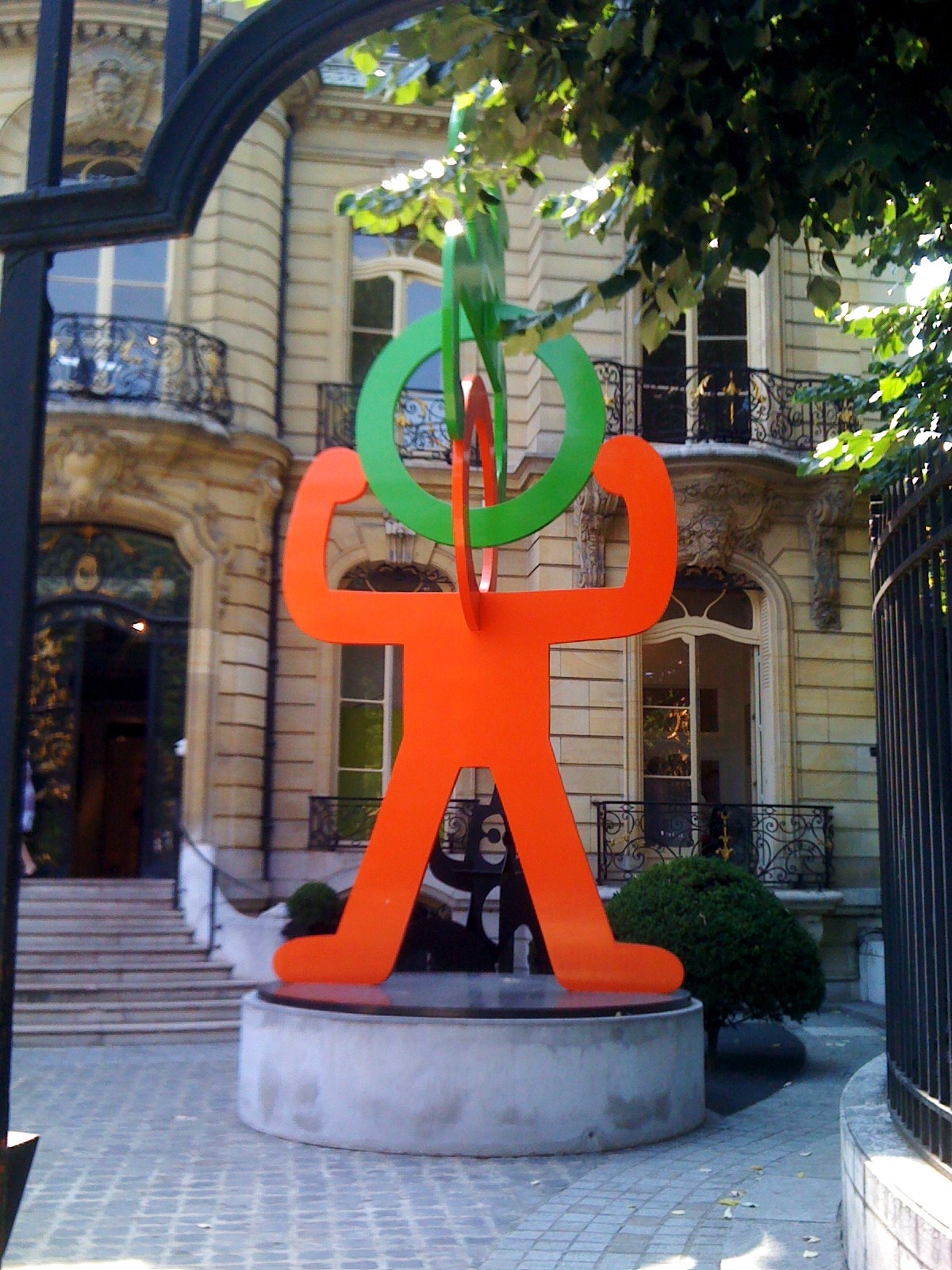Expo : Sans titre (Headstand), sculpture de Keith Haring - Artcurial ...