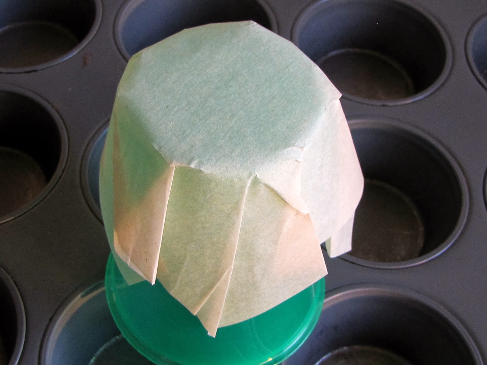 DIY Parchment Paper Muffin Liners | Mennonite Girls Can Cook | Bloglovin’