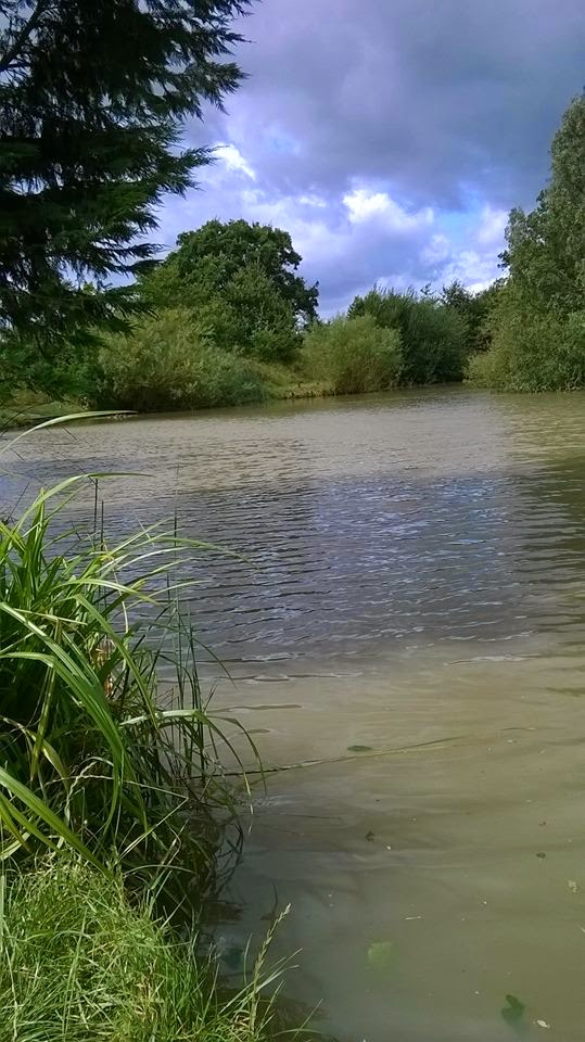 UK fishing venues: Raker Lakes (Acorn Lake) - Venue Review