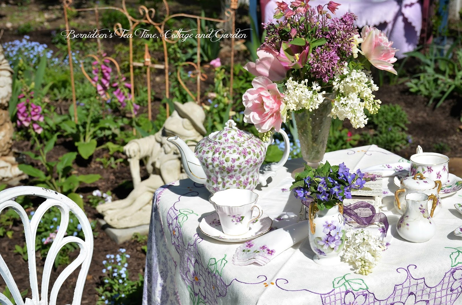 Bernideen's Tea Time, Cottage and Garden: FIRST "TEA IN THE GARDEN ...