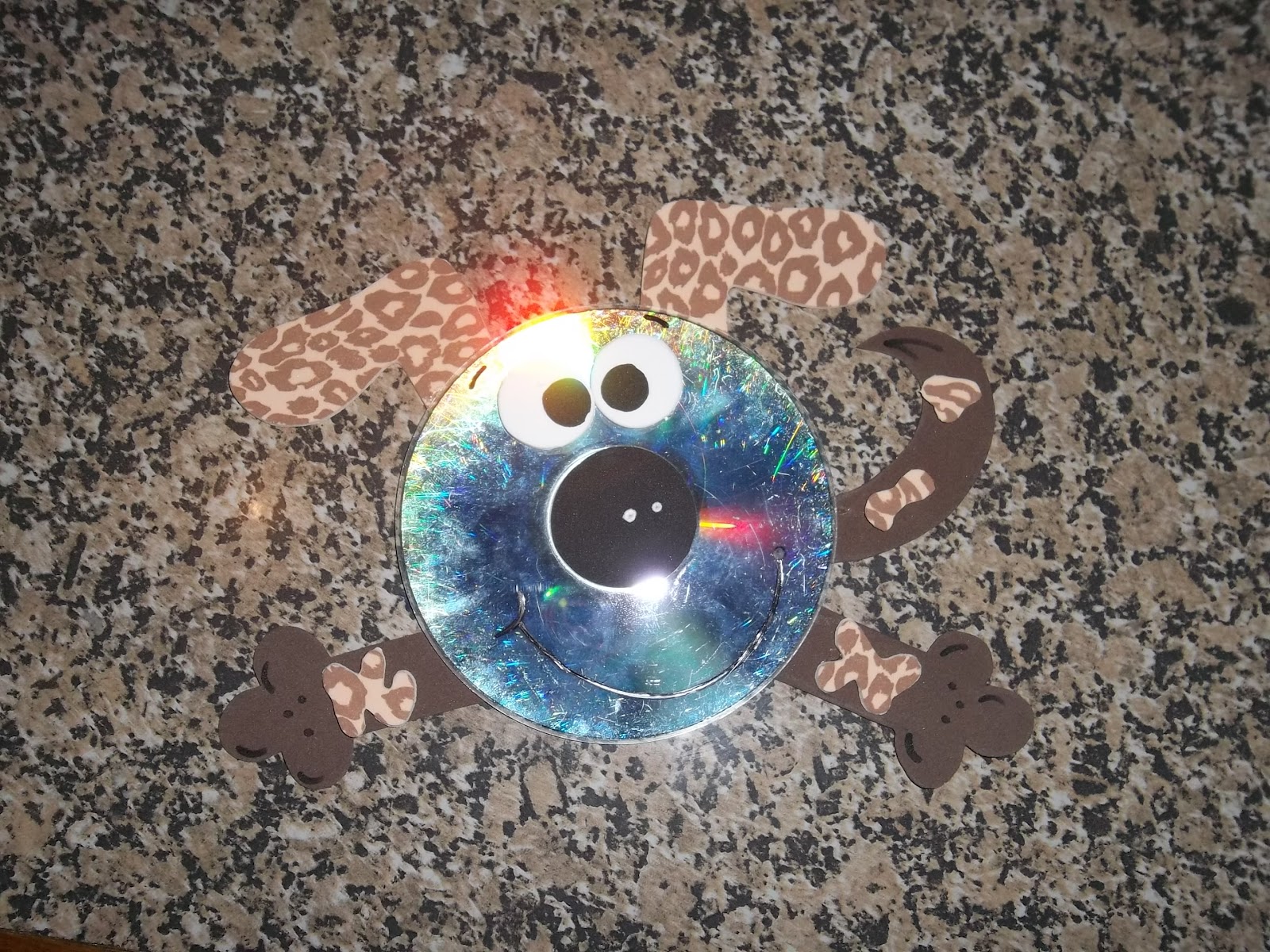 Cantinho da Tia Ká: Animais de CD