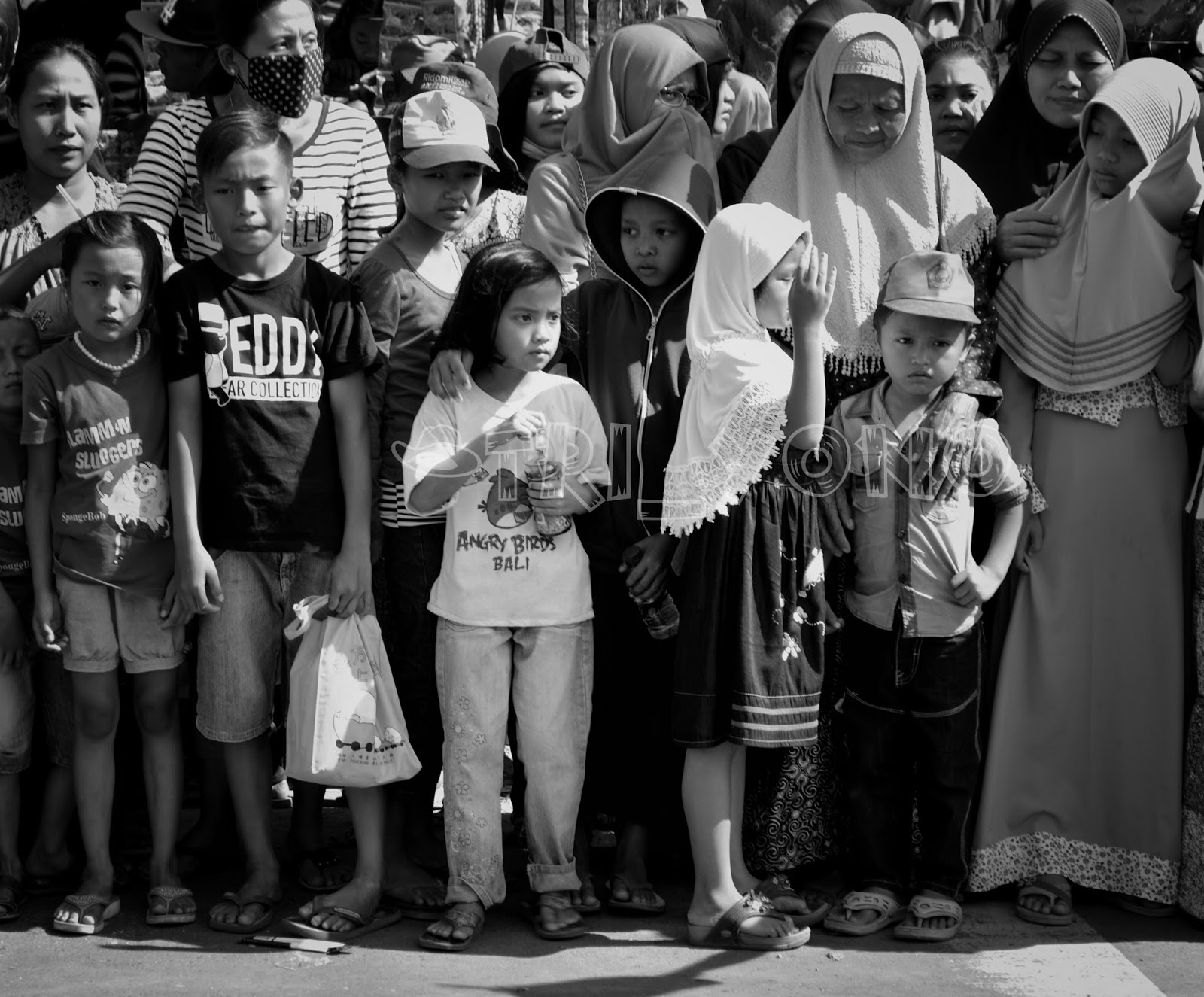 foto human interest: Sedikit Ulasan Tentang Fotografi (HUMAN INTEREST)