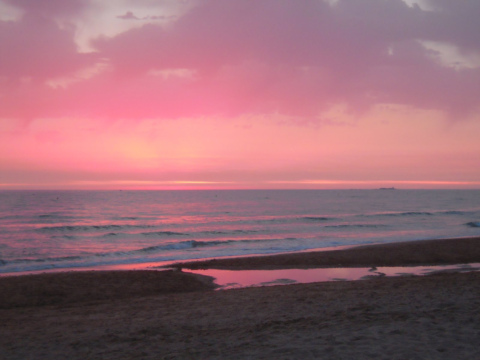 JagolezAlerceWaslaico: Atardecer Rosa en " La Barrosa