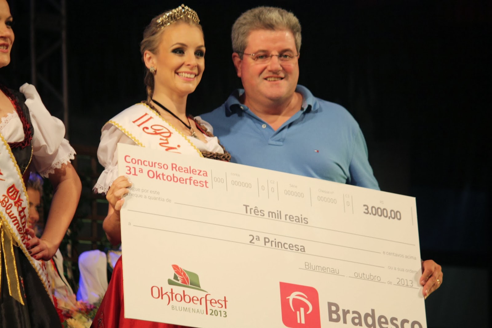 Duna Paparazzi : Sheila Ewald é eleita Rainha da 31ª Oktoberfest 2014