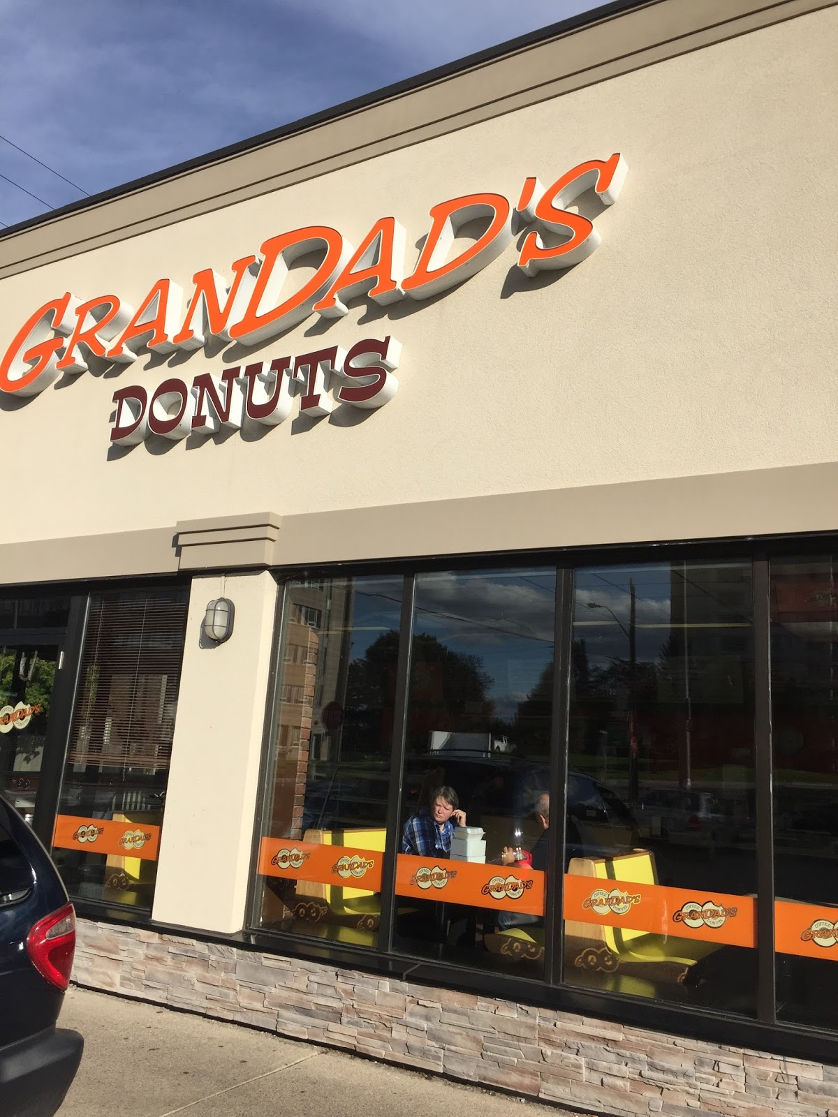 Mimi's Cake Tour: Grandad's Donuts