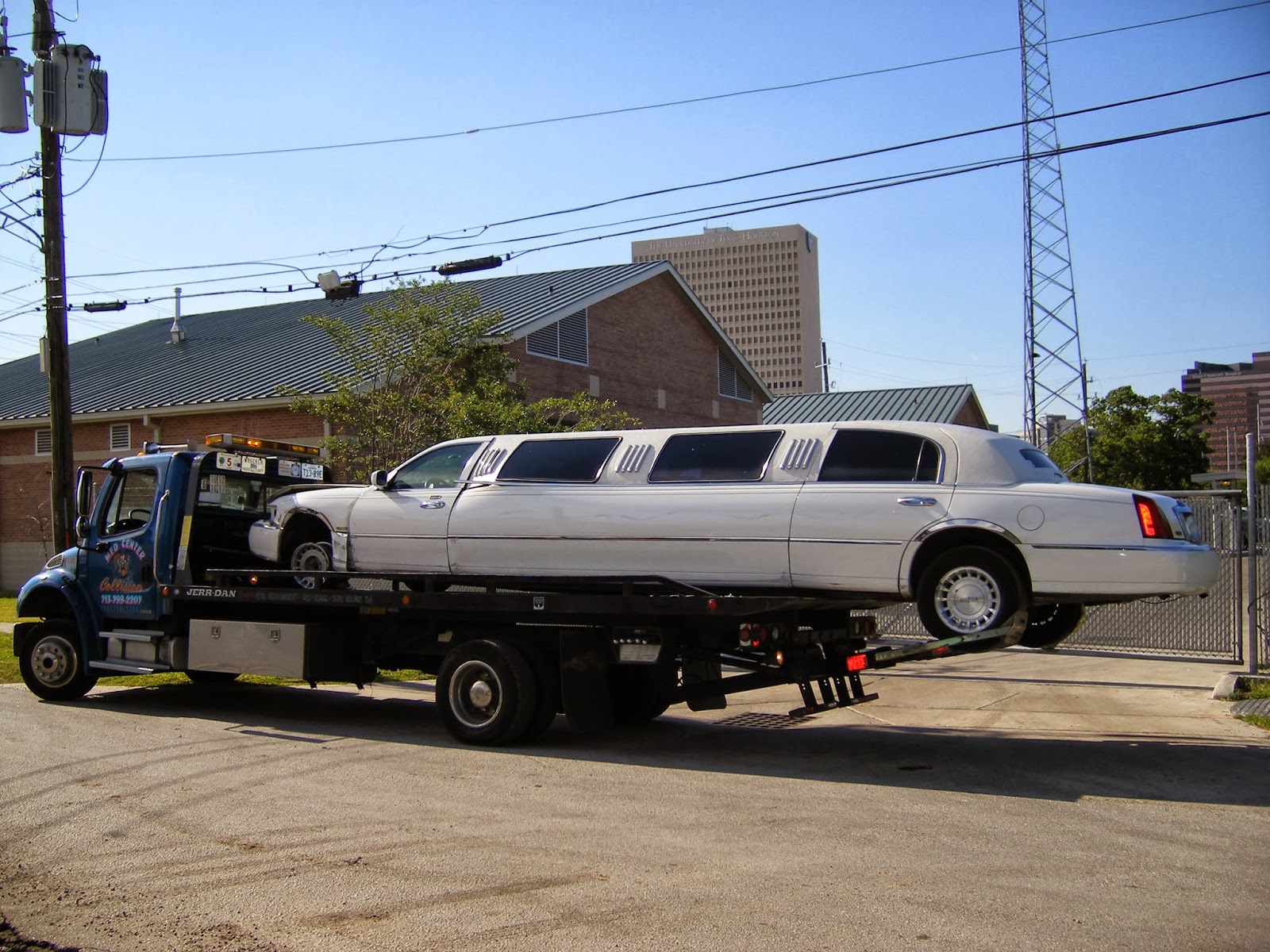 18 Wheeler Small Car limo Flatbed Towing Houston,713-554-2111: Flatbed ...