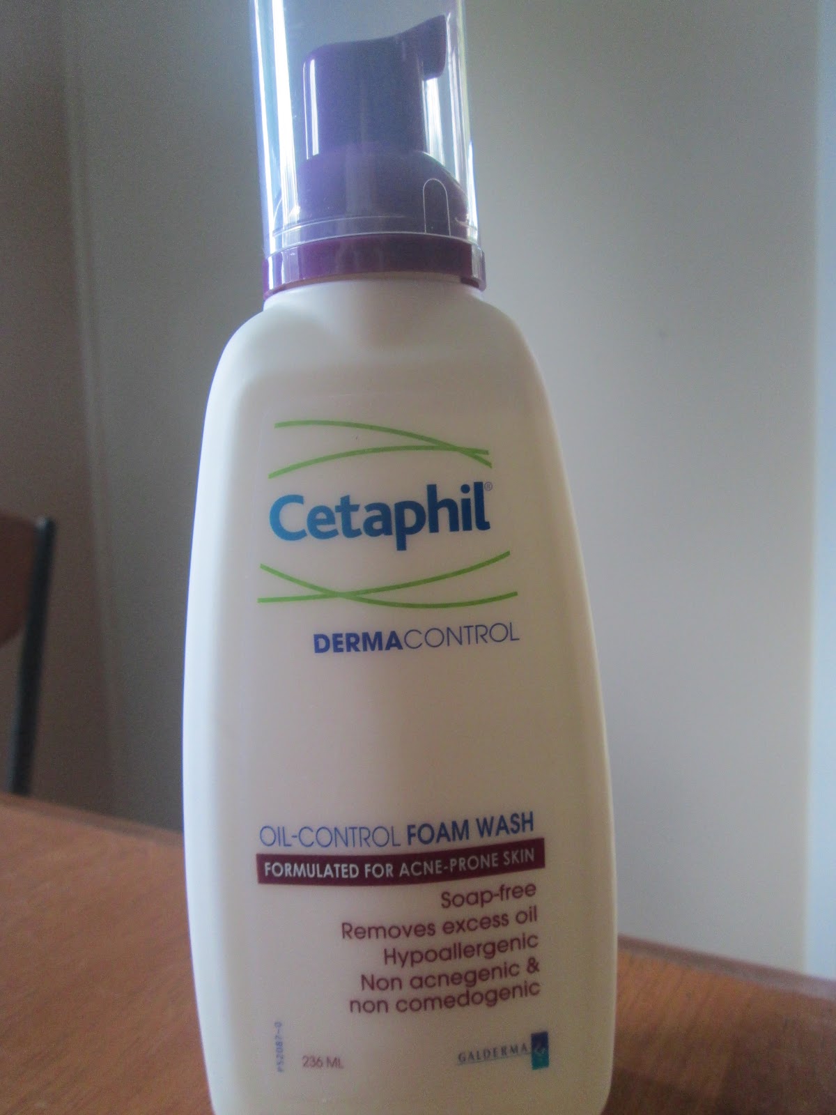 KANANI ~ the beautiful one: Cetaphil® DERMACONTROL™ Oil Control Foam Wash