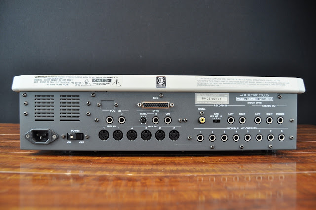 MATRIXSYNTH: AKAI Roger Linn MPC 3000 SN 89425-00143