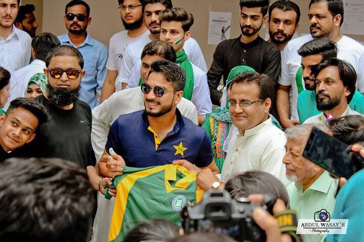 Jumbo Infomedia Blog: Cricket hero Rumman Raees visits SSUET
