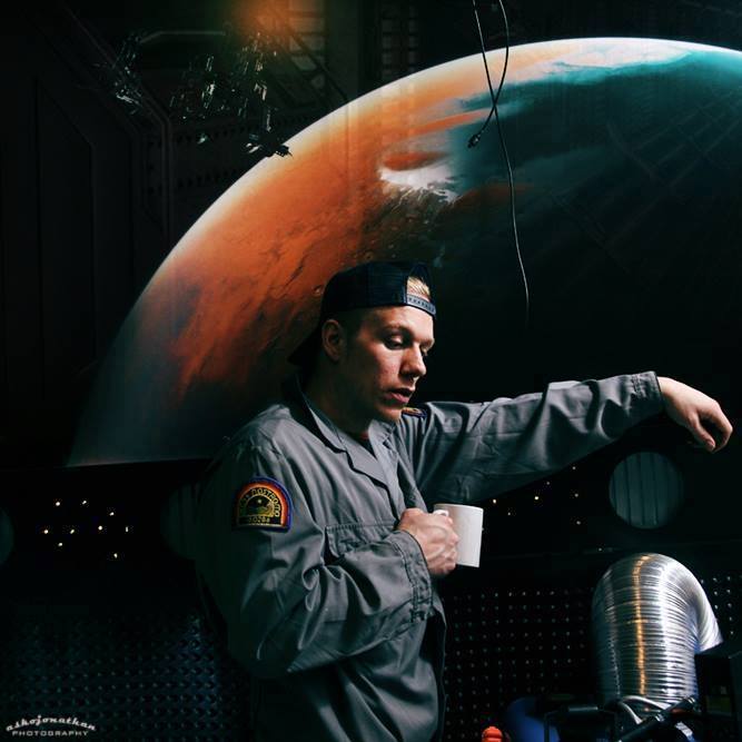 SPACE OUT WITH US / DR. SKETCHY'S HELSINKI 23.4