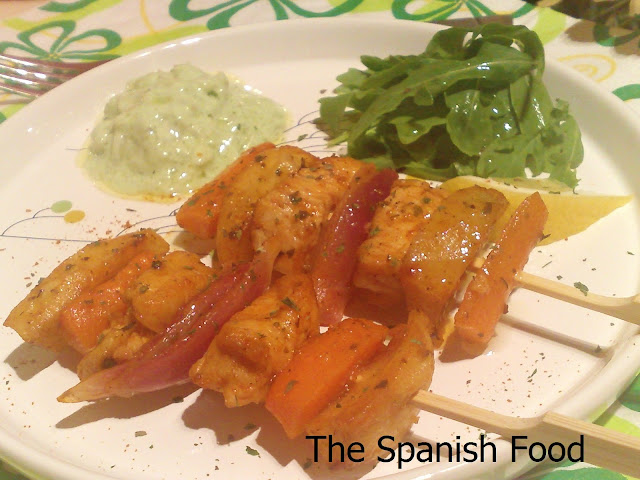 BROCHETA DE POLLO MARINADA ESTILO MEDITERRANEO