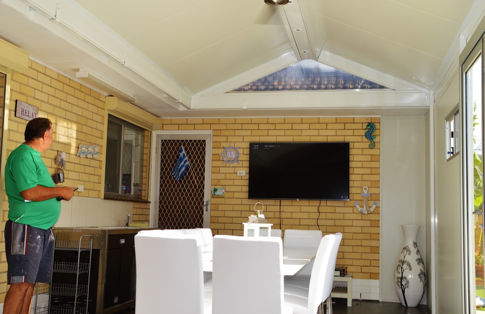 DMV Outdoor Rooms \ Rumpus Rooms