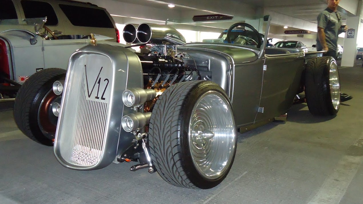 V 12 Hot Rod - RocketGarage - Cafe Racer Magazine