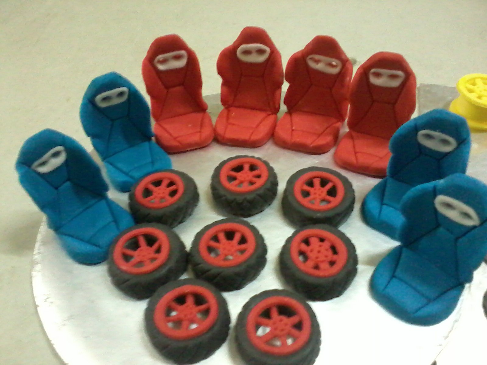 jujucupcakes: Honda Vtec Engine cake and sport car accessories figurine