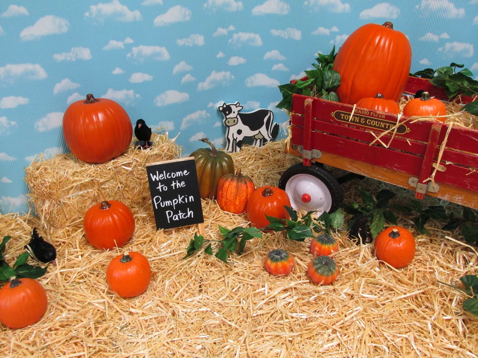 We Play to Learn: Apples and Pumpkins: A Harvest Storytime