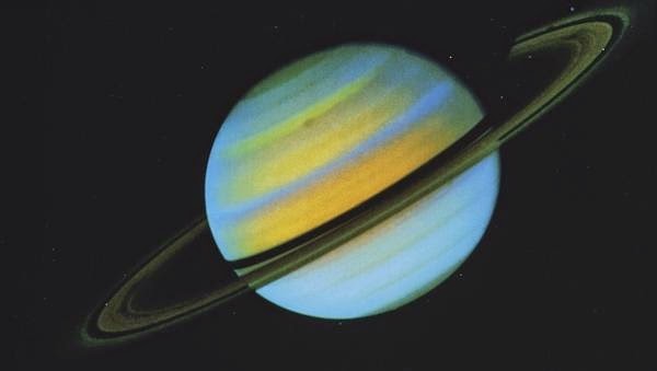 Mengenal Saturnus Planet Bercincin Dengan 60 Bulan