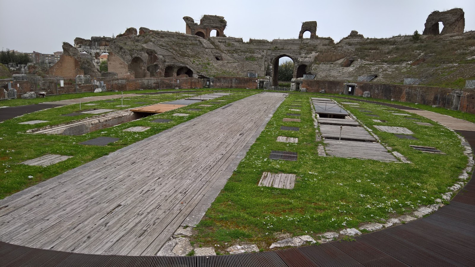 Viajes, a las arenas de Roma, y más...: Capua