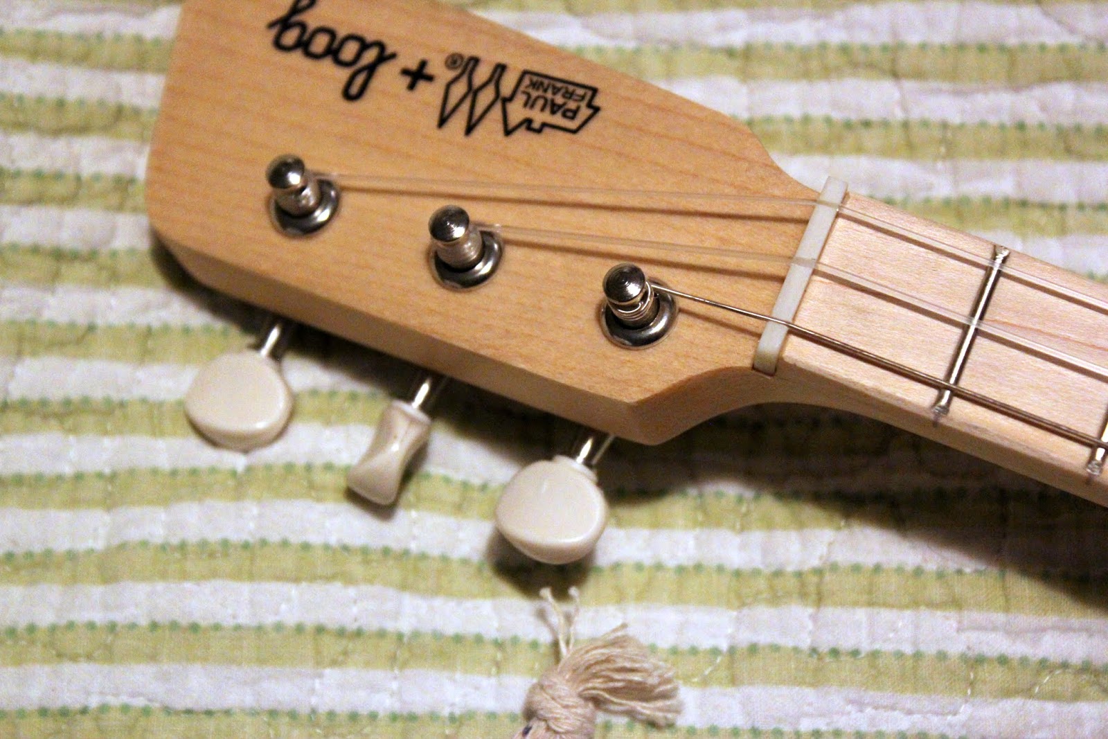 A Better Beginner Guitar: Review of Loog Guitars