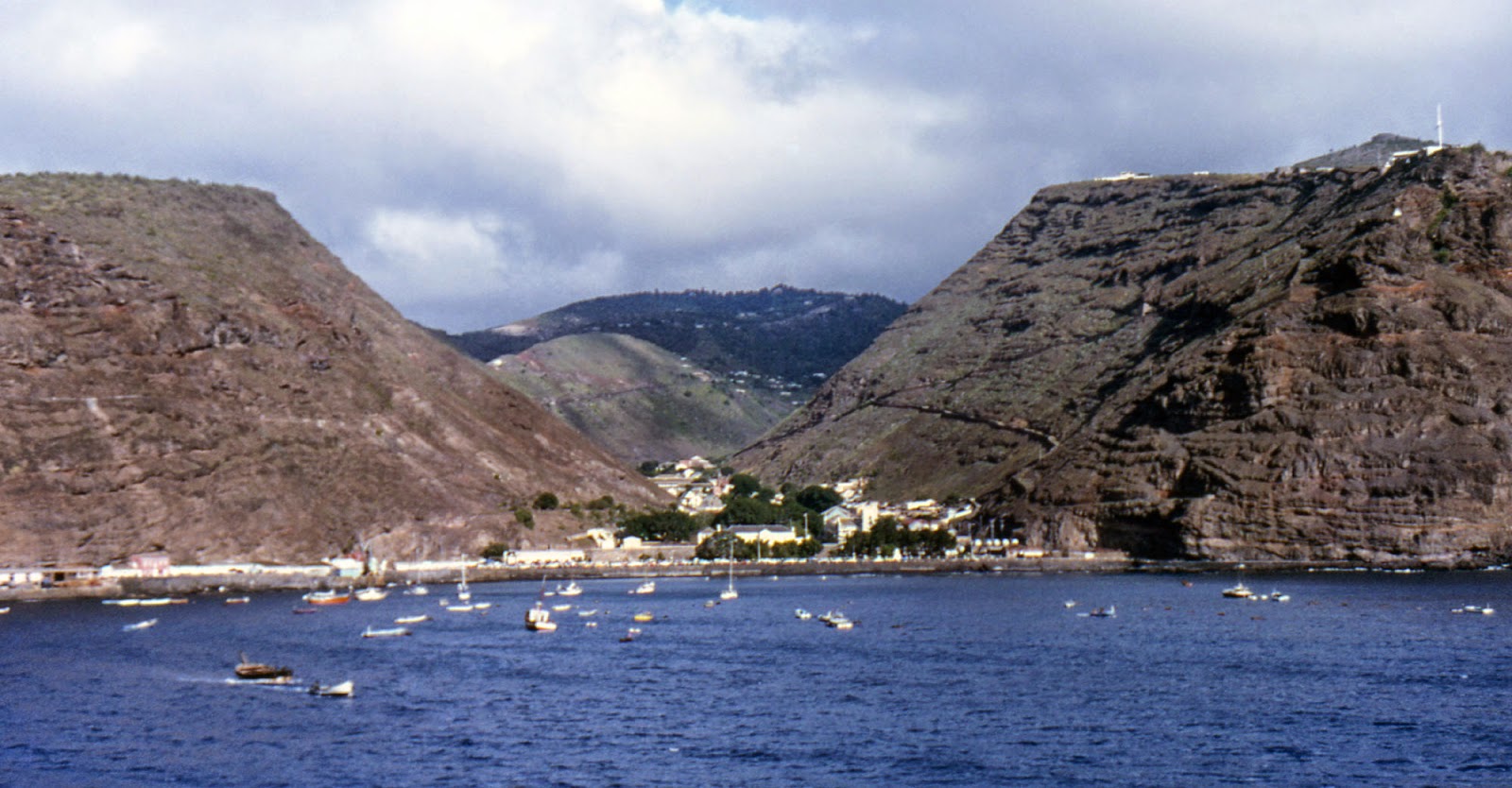 JAMESTOWN, THE CAPITAL OF SAINT HELENA ~ Klima Naturali™