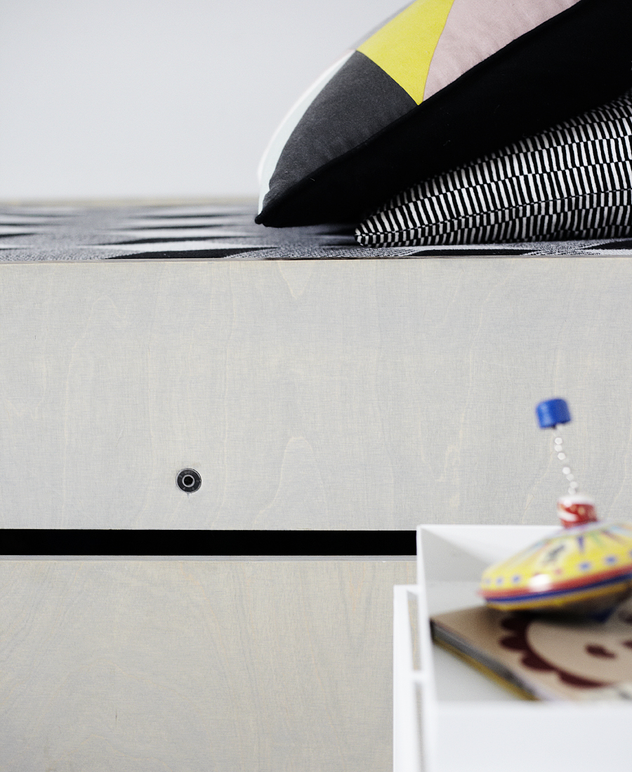 weekdaycarnival : LASTEN LAATIKKOSÄNKY // KIDS BOX BED