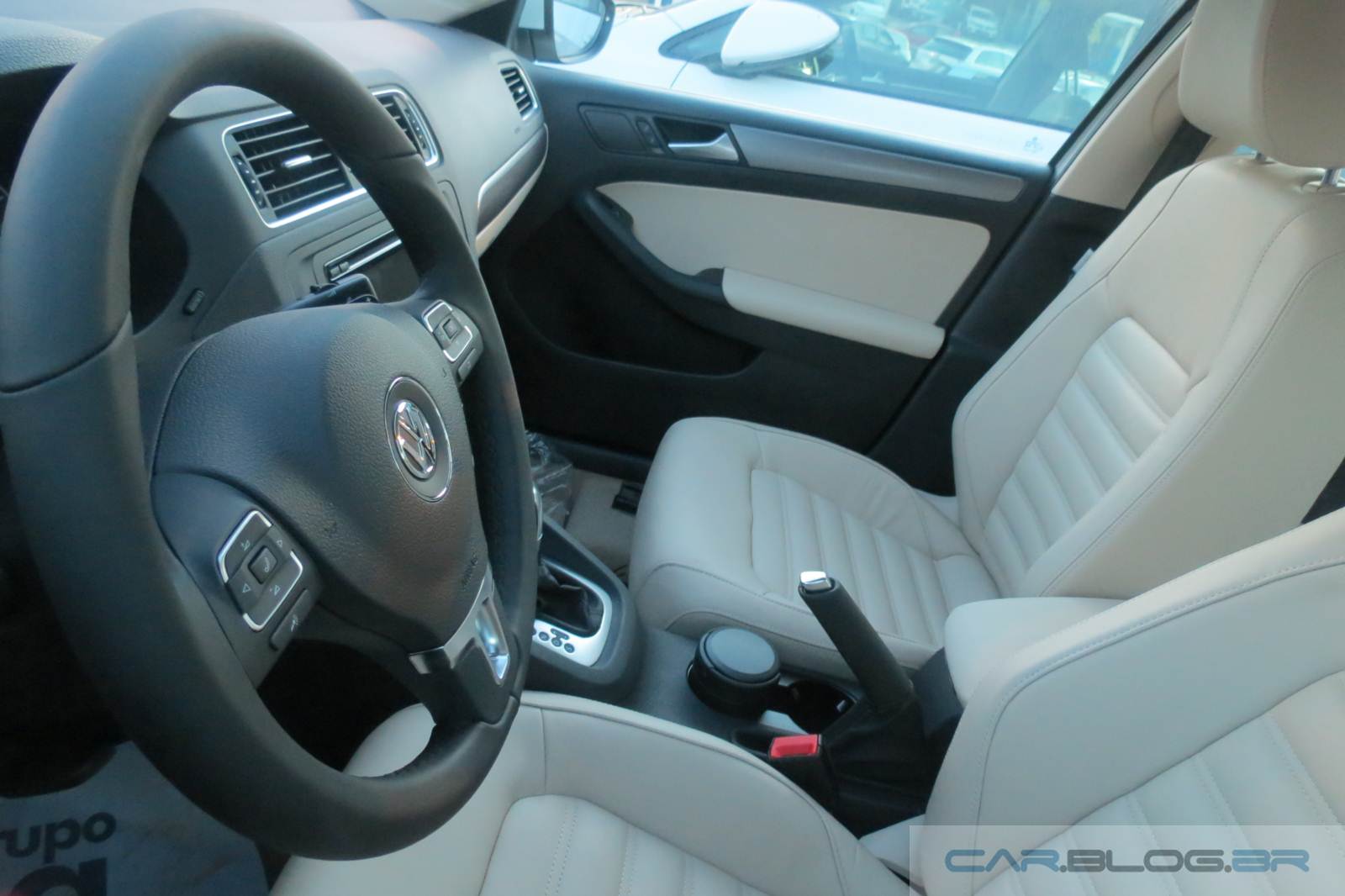 VW Jetta TSI x Golf Highline: preço, performance e consumo