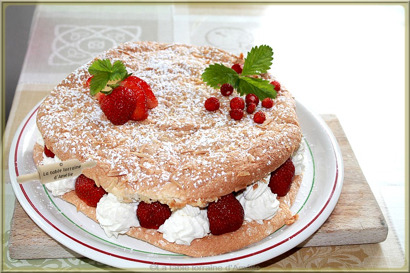 LA TABLE LORRAINE D'AMELIE: Succès aux fraises et chantilly à la mascarpone