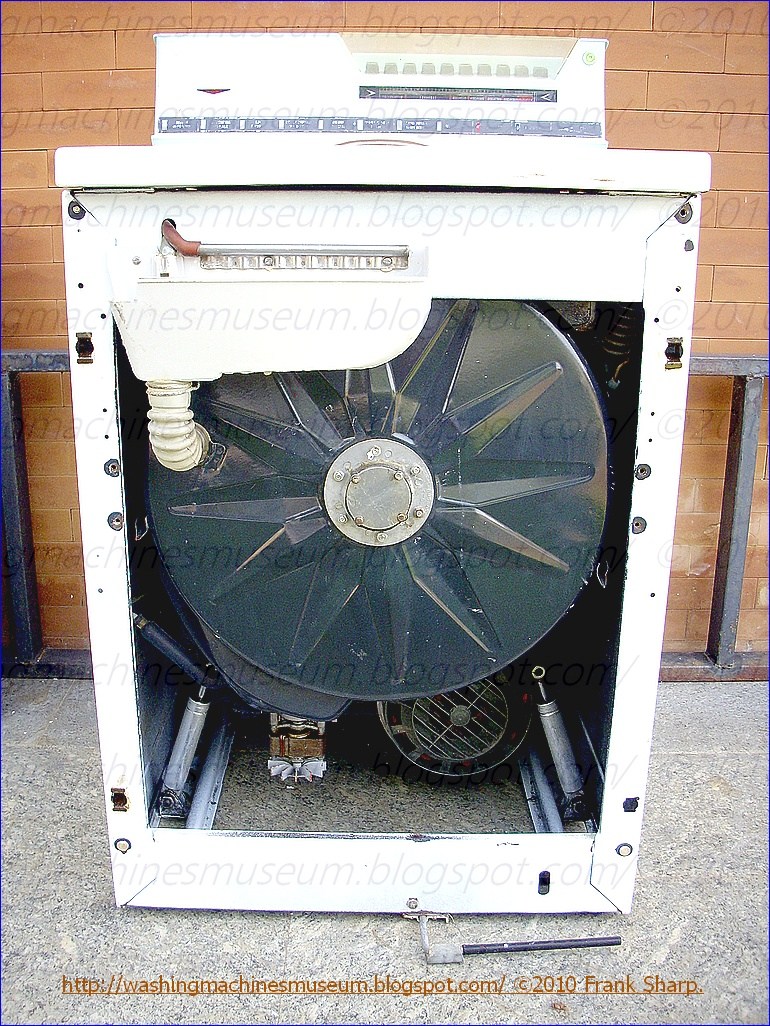 Washer Rama Museum ™: IGNIS K563 INTERNAL VIEW.