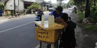 Tuak manis minuman khas lombok