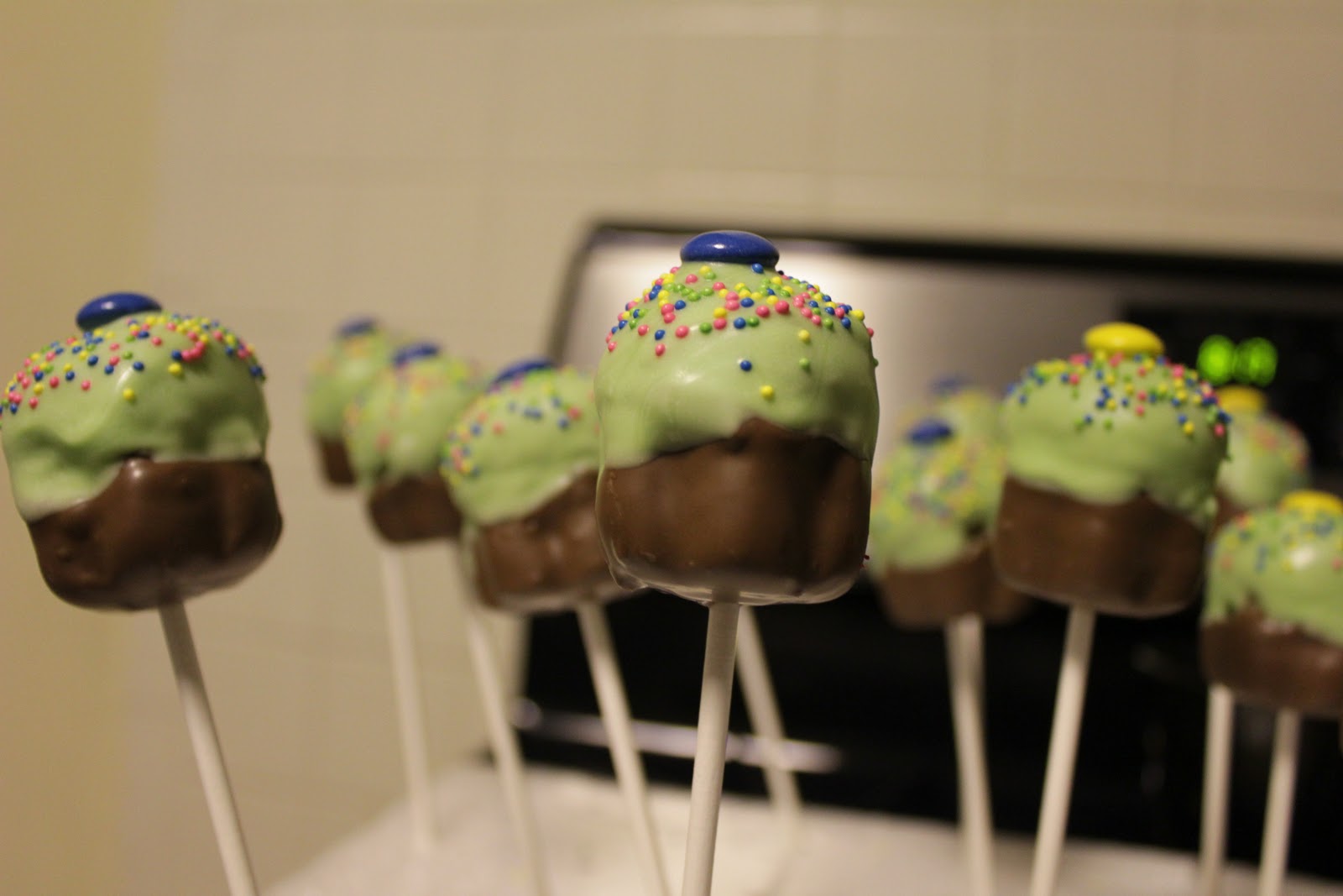 PooLovesBoo: Cupcake Pops