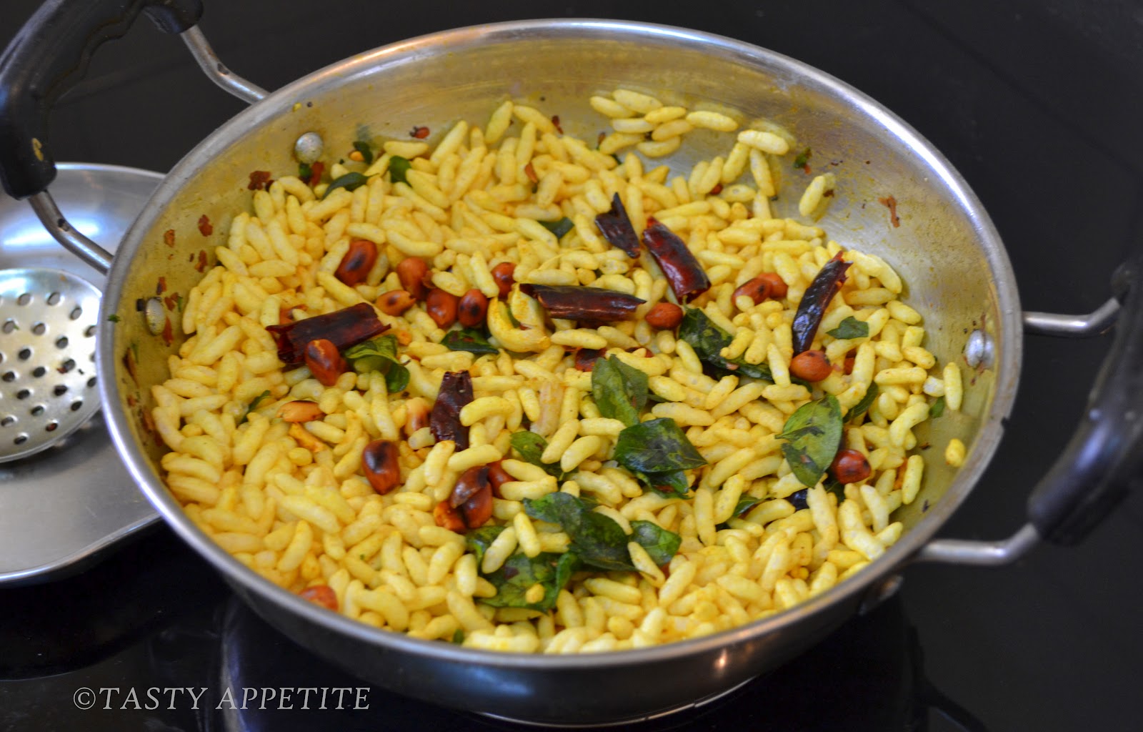 Masala Pori ( Spicy Puffed Rice ) / Step by Step