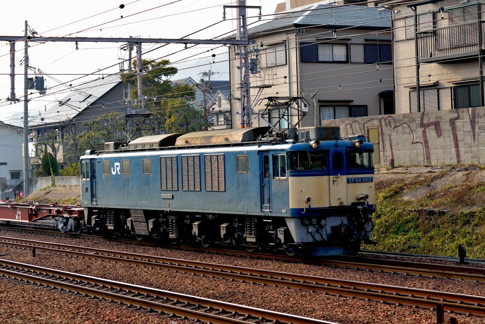 東海道本線 芦屋・甲南山手駅間 8866列車 EF64-1012 EF210-1